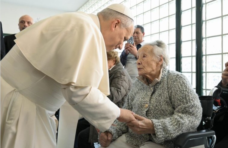 Nonni e anziani: Papa, "al cuore umano serve prossimità" - ToscanaOggi